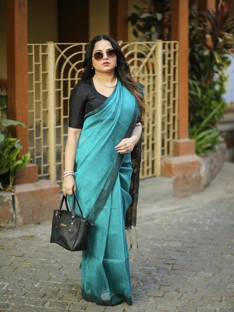 Dark Turquoise Blue Handwoven Linen Silk Saree With Floral Design Pallu ...